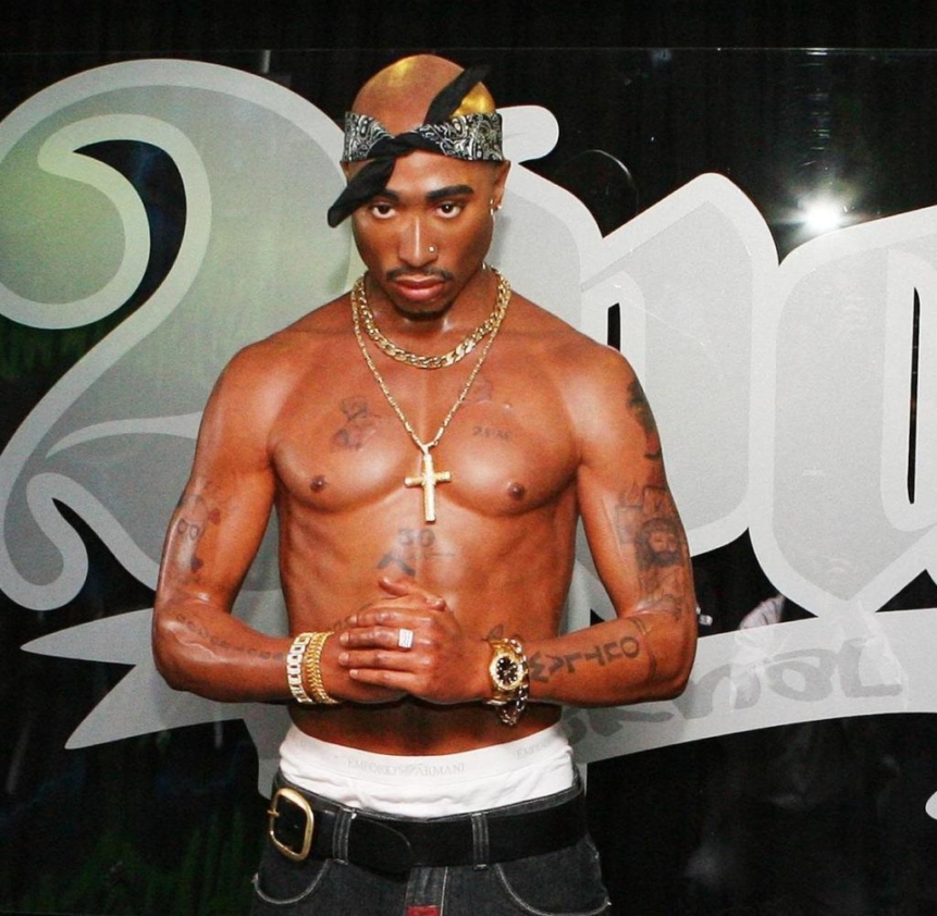 Supreme 致敬饒舌傳奇 2Pac，兼具詩人感性與匪幫暴戾的悲劇英雄 - HEAVEN RAVEN - HEAVEN RAVEN