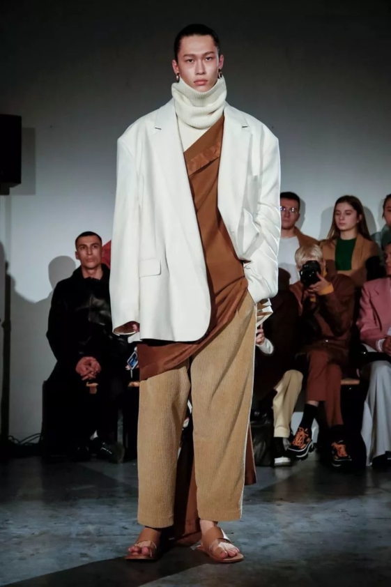 走 LV 大秀差點掉褲子？混血男模 Mathieu Simoneau 的時尚真心話 - HEAVEN RAVEN - HEAVEN RAVEN