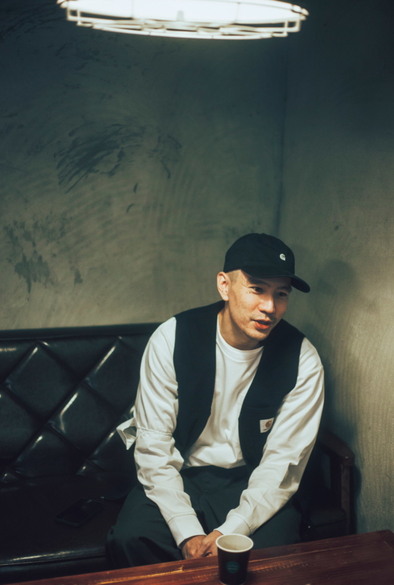 專訪紐約穿搭指標 Eugene Tong：不要再問我穿什麼，因為你永遠不會成為我 - HEAVEN RAVEN - HEAVEN RAVEN