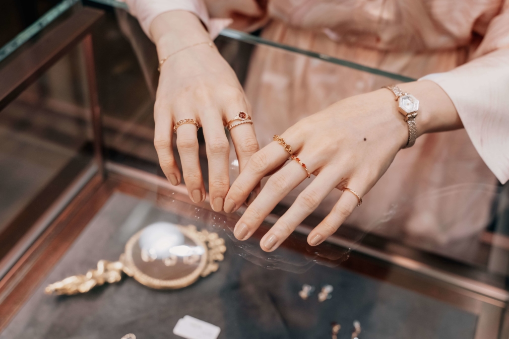 姚愛寗帶逛，日本輕珠寶品牌 agete 插旗台南新光三越西門店 - HEAVEN RAVEN - HEAVEN RAVEN