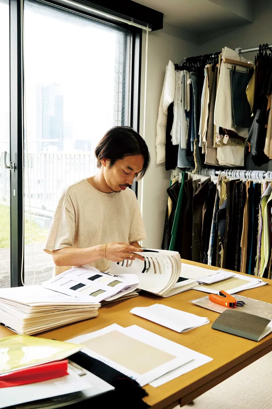 「一切都是從布料開始」，有關 AURALEE 你該知道的幾件事 - HEAVEN RAVEN - HEAVEN RAVEN